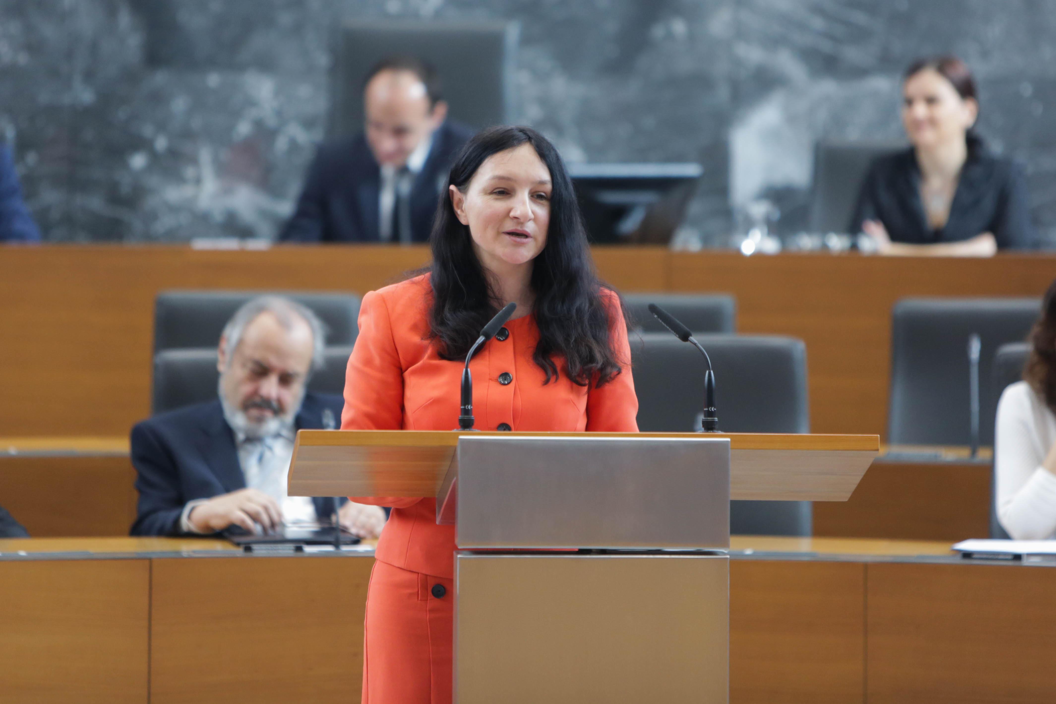 PF - Prof. dr. Janja Hojnik na seji Državnega zbora ob 60. obletnici ...